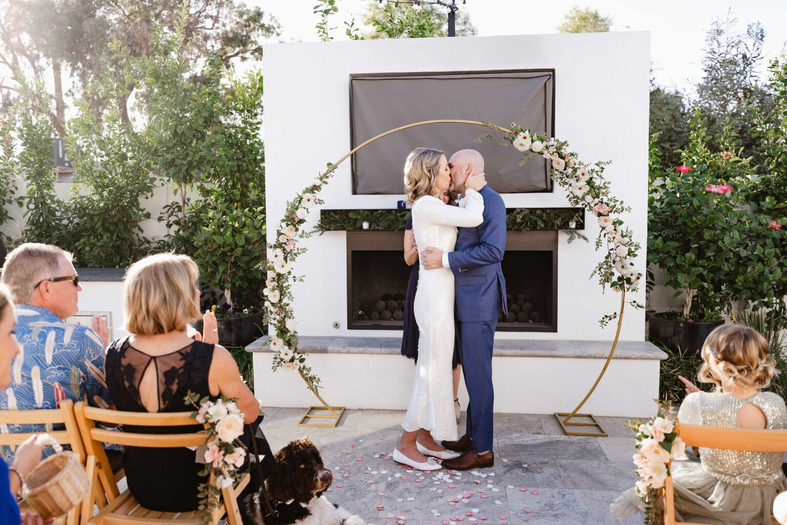 Mike and Chelsea’s Backyard Phoenix Wedding: A Day of Simple Joys - Lee ...