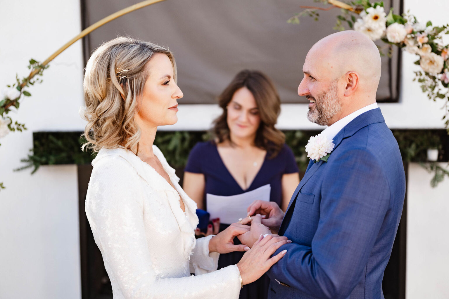 Mike and Chelsea’s Backyard Phoenix Wedding: A Day of Simple Joys - Lee ...