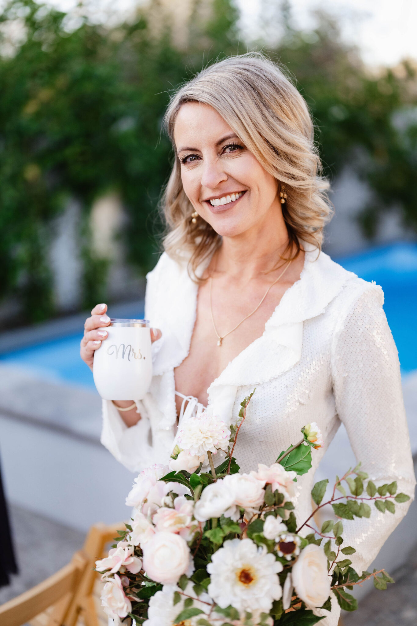 Mike and Chelsea’s Backyard Phoenix Wedding: A Day of Simple Joys - Lee ...
